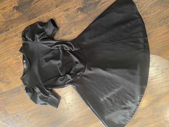 Crna slatka haljina
