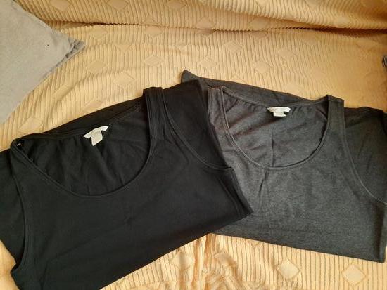 Dve zenske majice na bretele : siva + crna