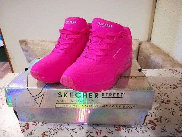 Nove zenske patike popularne marke Skechers Roze 36.5