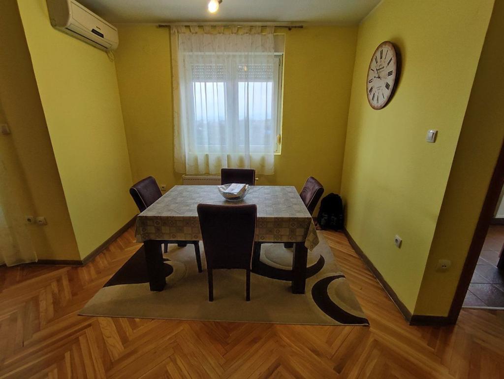 Uknjižen duplex odmah useljiv