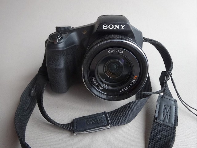 Sony Cyber-shot DSC-HX200V