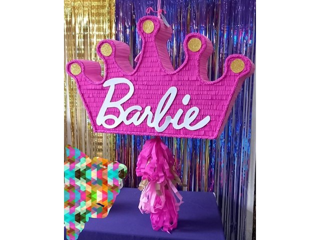 Barbie kruna, PINJATA