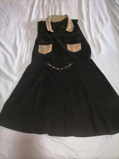 Crna plisana haljina