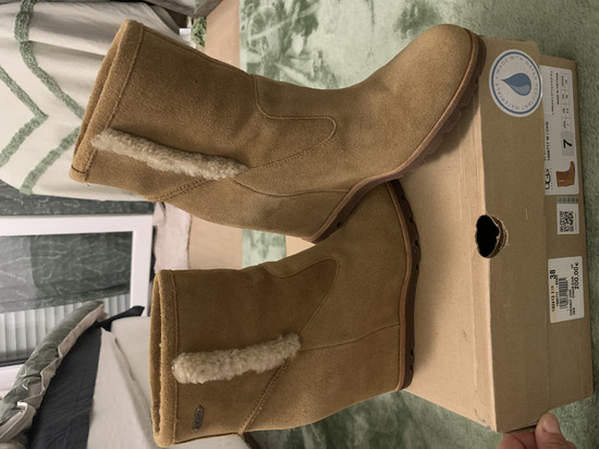 UGG NOVE 38 HITNOOO