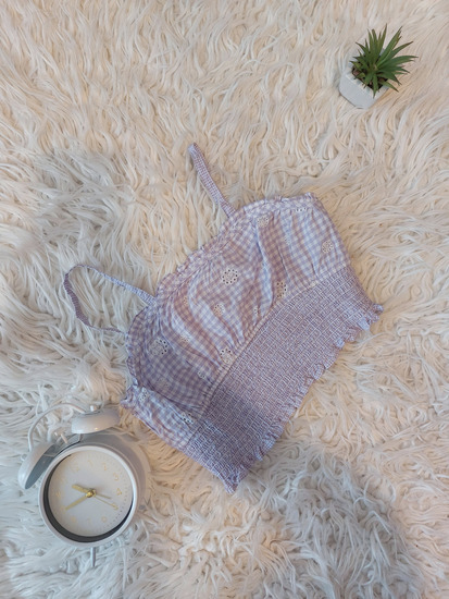   Prelep lila crop top iz ZARE(br:0692259069