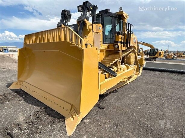 Novi Caterpillar D9 buldožer