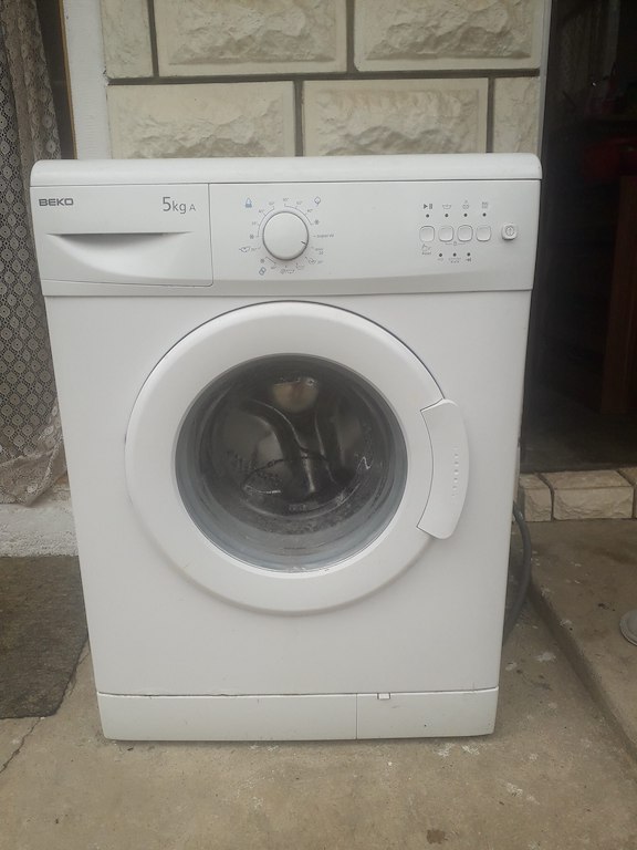 Prodajem mašinu za pranje veša