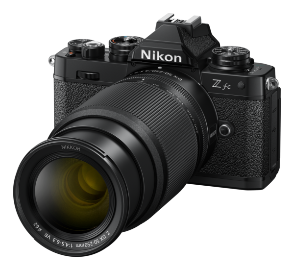 NIKON Z FC + 18-140mm VR crni