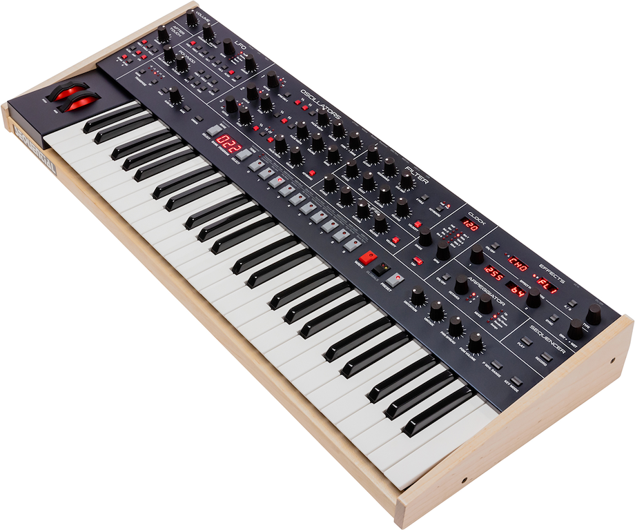 Sequential Trigon-6 analogni synth