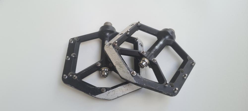 Spank Oozy Trail flat pedals