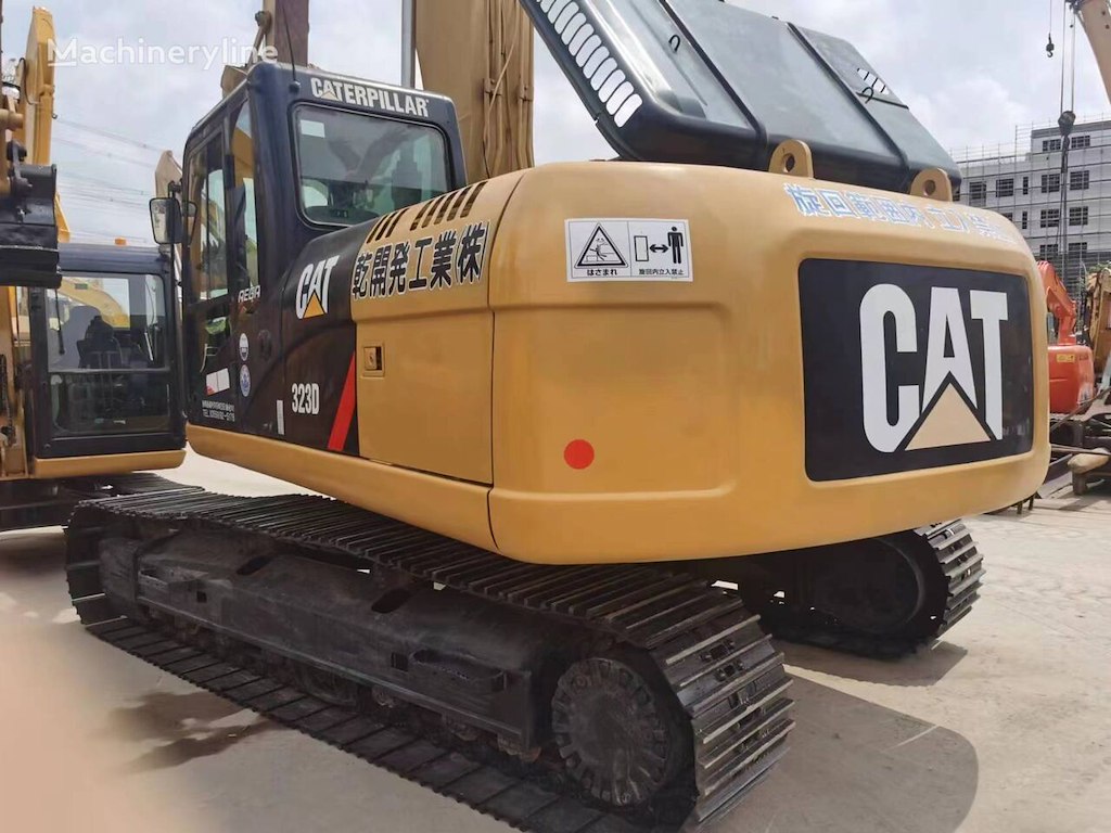 Caterpillar 323D bager guseničar