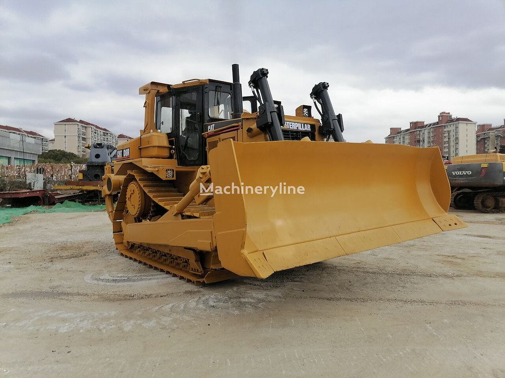 Caterpillar D8R buldožer