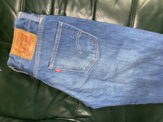 Levis farmerice