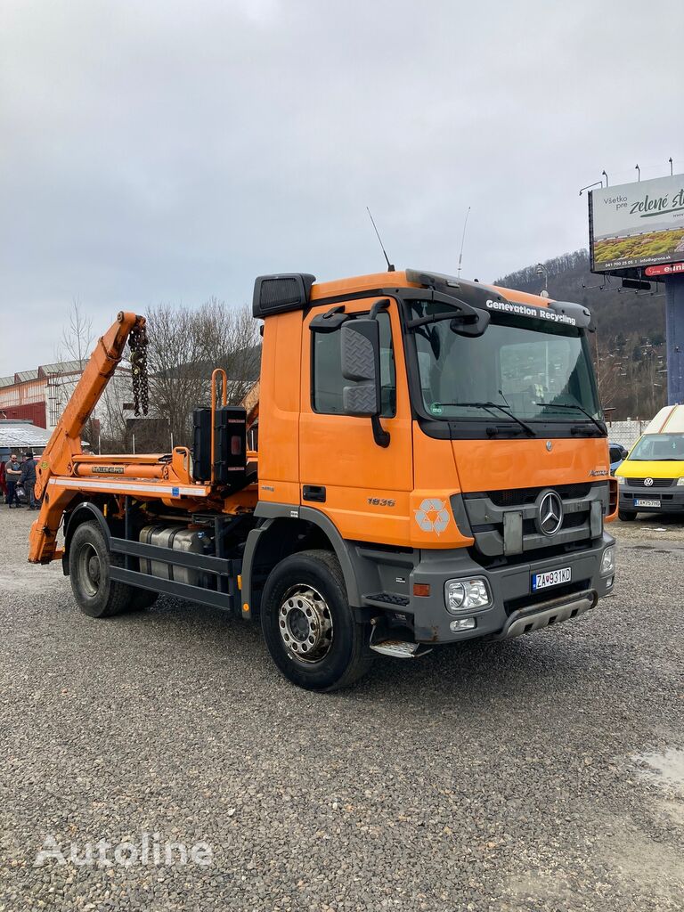 Mercedes-Benz 1836 kamion autopodizač kontejnera