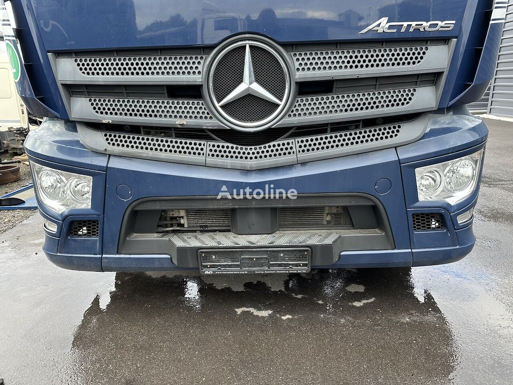 Branik za Mercedes-Benz Actros 1843 tegljača