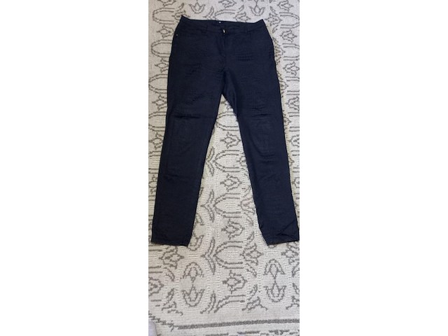 Pantalone sa animal printom