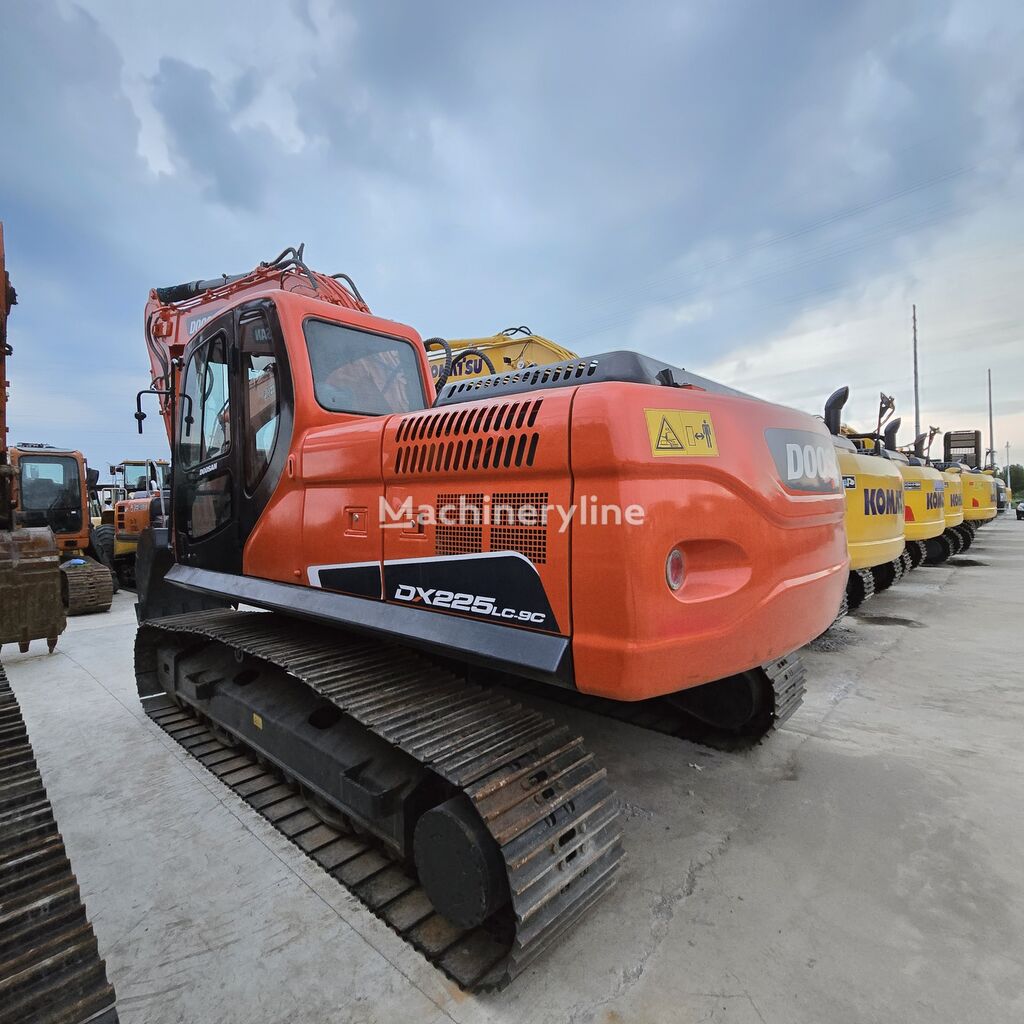 Doosan DX225LC bager guseničar