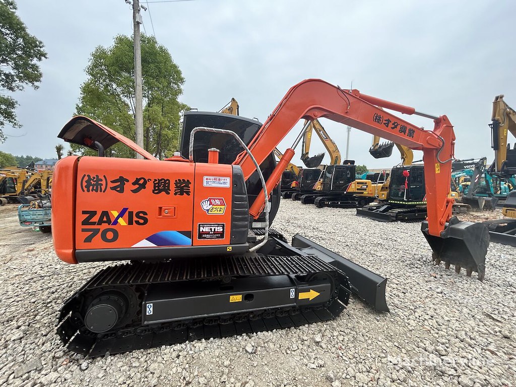 Hitachi ZX70 bager guseničar