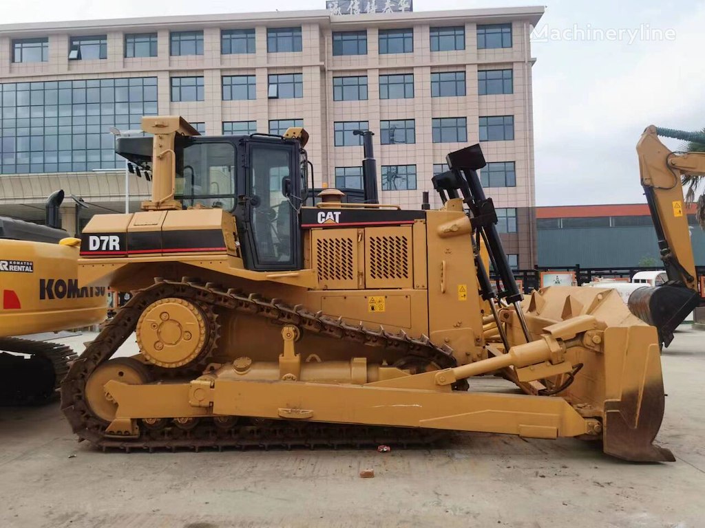 Caterpillar D7R buldožer