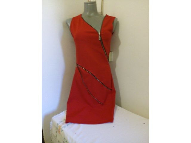Crvena haljina sa rajsfeslusima S/M