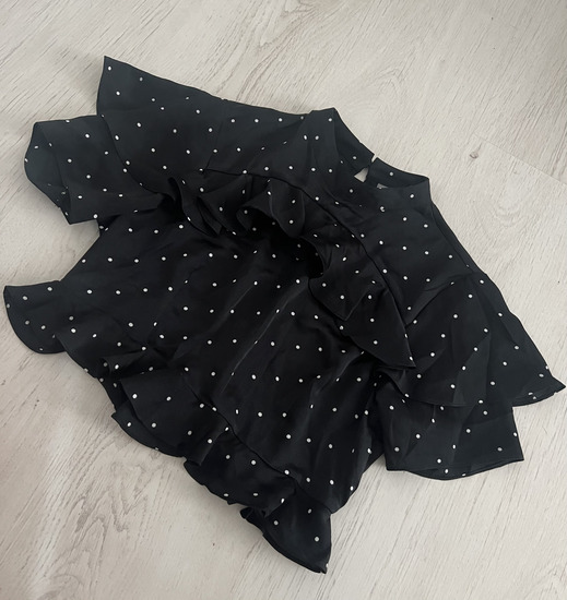 Asos novi crop top na tufne