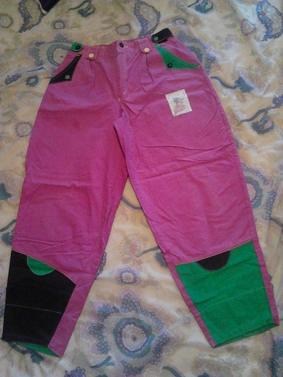 Nove prelepe decije pantalone 12/128