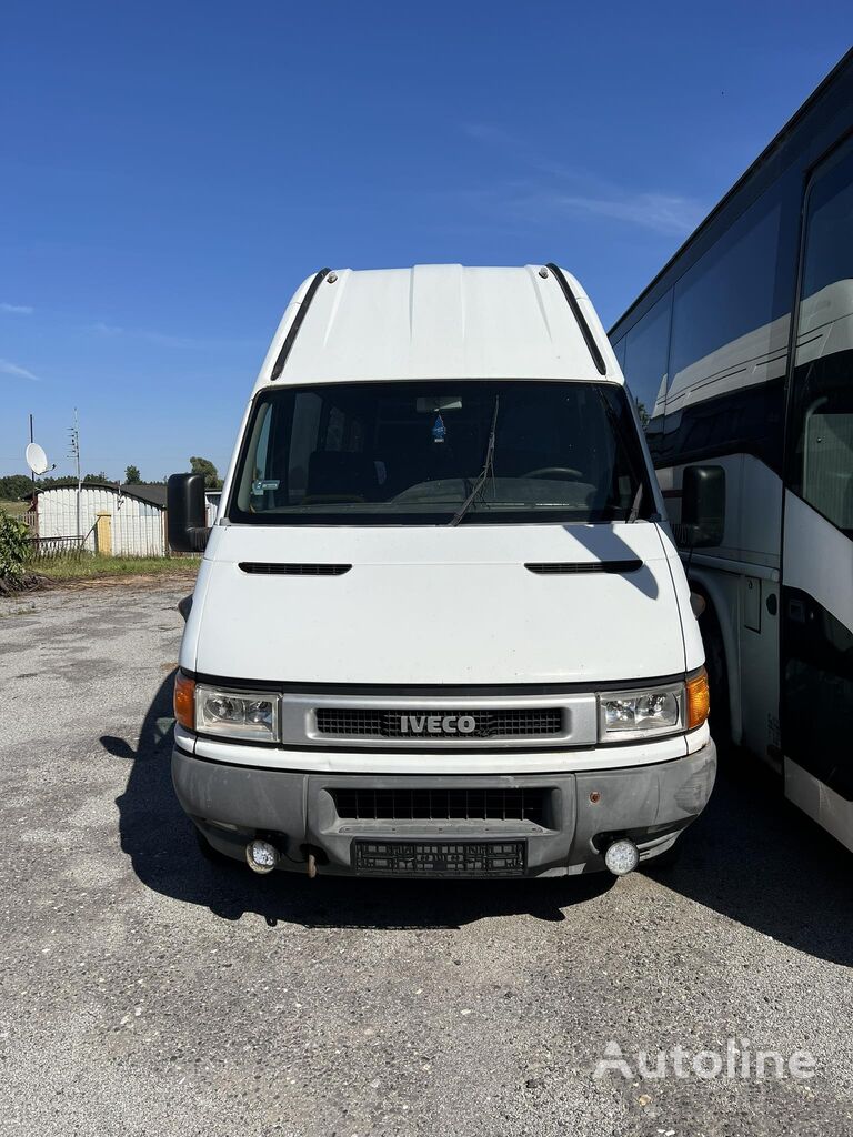 IVECO putnički minibus