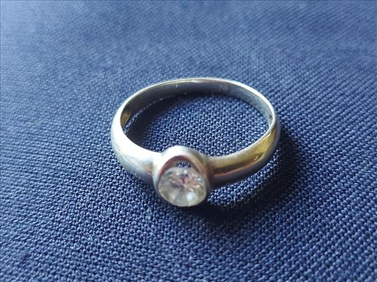 Elegantni srebrni prsten 925