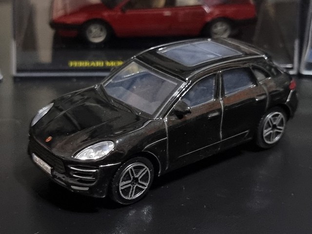 Porsche Macan 1:43