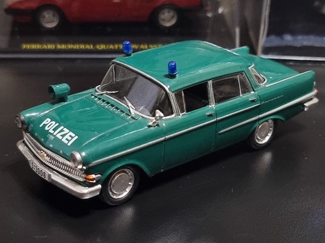 Opel Kapitän P1 1:43 (police)