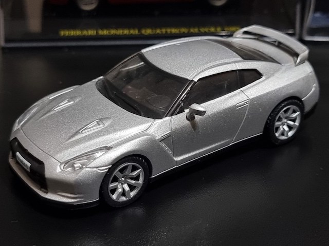Nissan GT-R 1:43