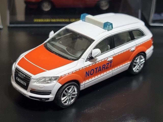 Audi Q7 1:43