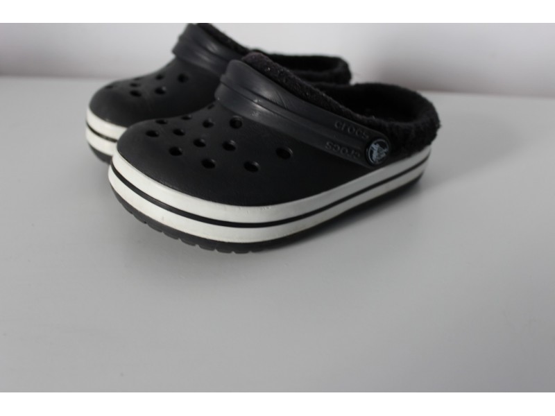 crocs C 6/7/23 klompe crno bele sandale decaka devojcic