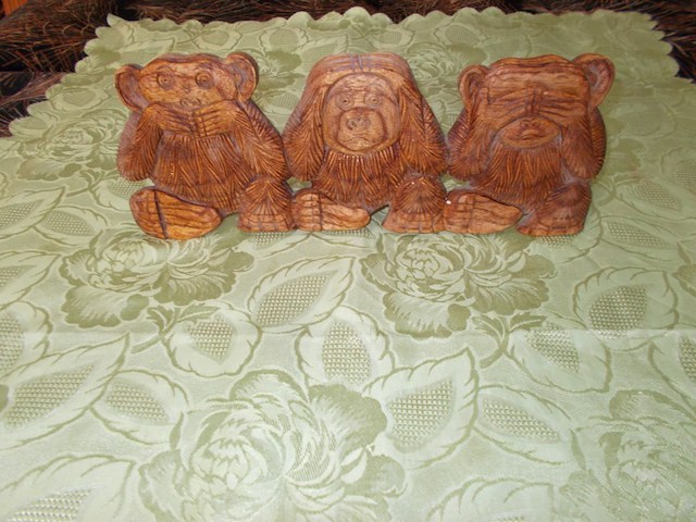 Tri mudra majmuna - drveni ukras dimenzija 39x14x2 cm