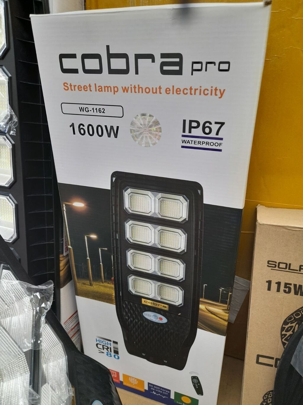 SOLARNI LED REFLEKTOR 1600W IP67 Tehnologija - Vodootporan Solarni