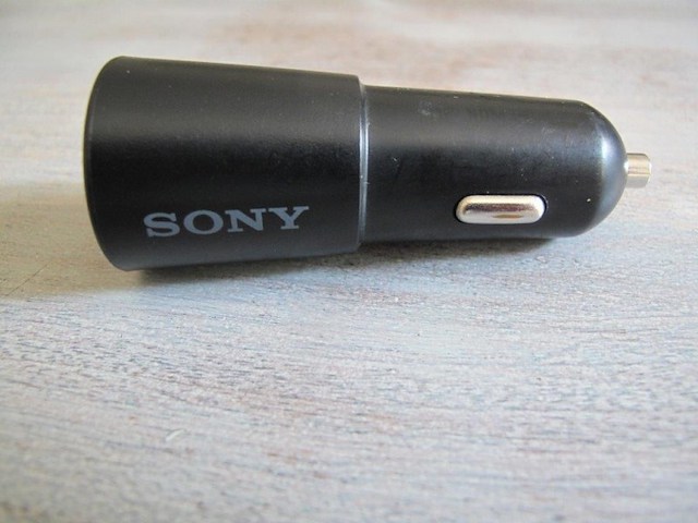 SONY  CP-CADM2 - brzi USB auto punjač 5V 4.8A (max)