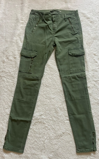 Zara pantalone br.38