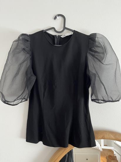 Zara crna bluza sa puf rukavima / xs