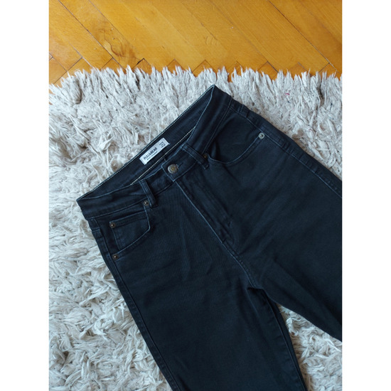 Pull&bear skinny mom crne farmerke