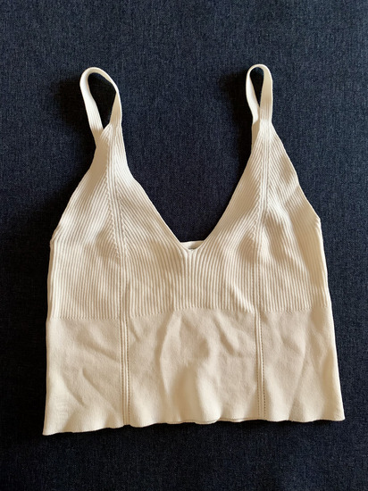 STRADIVARIUS crop top NOVO