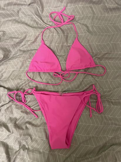    Pink bikini    Novo