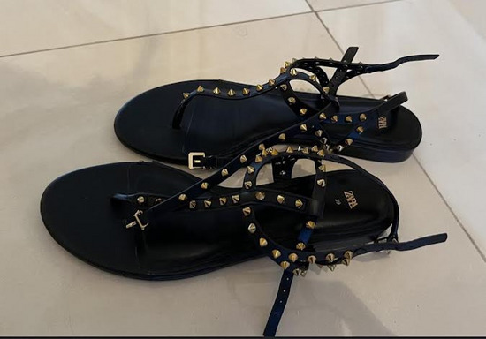 Zara Zenske sandale
