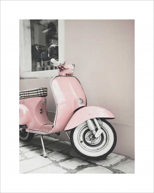 Pink vespa, uramljena slika dimenzije30x40 i 40x50cm