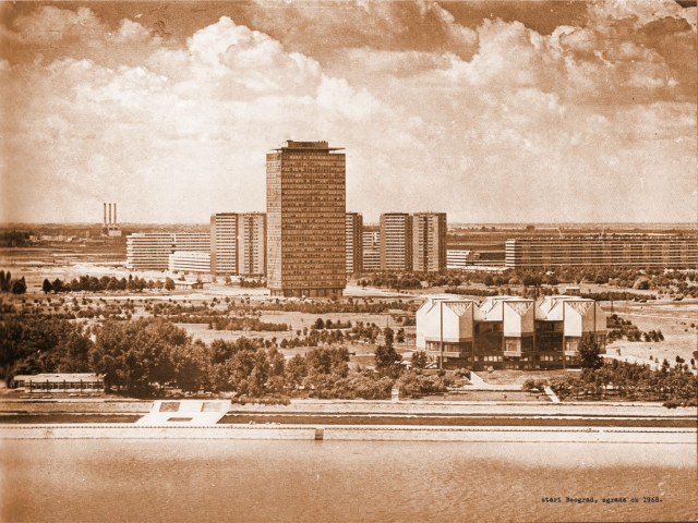 stari Beograd, zgrada CK 1968, uramljena slika 30x40cm i 40x50cm