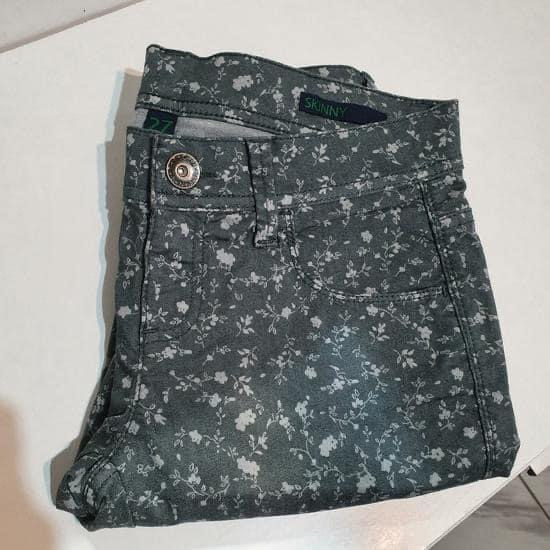 BENETTON pantalone skinny Novo. SNIŽENO