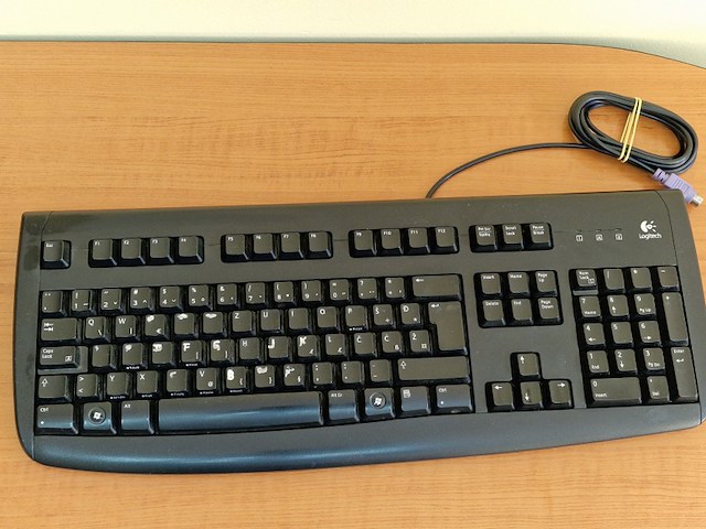 Tastatura Logitech ispravna