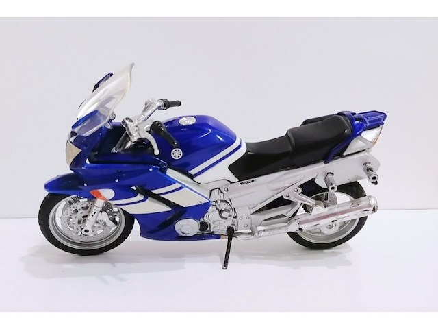 1:12 Maisto Yamaha FJR 1300