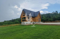 Prelepa drvena kuća na Kosmaju, Kosmaj, Rogača #K662 ID#1466
