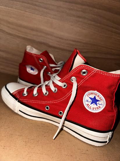 Crvene converse starke