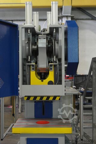 Ekscentrična Pritisnite 100 tona - C rack
Fresan FP 100P Eccentric Press